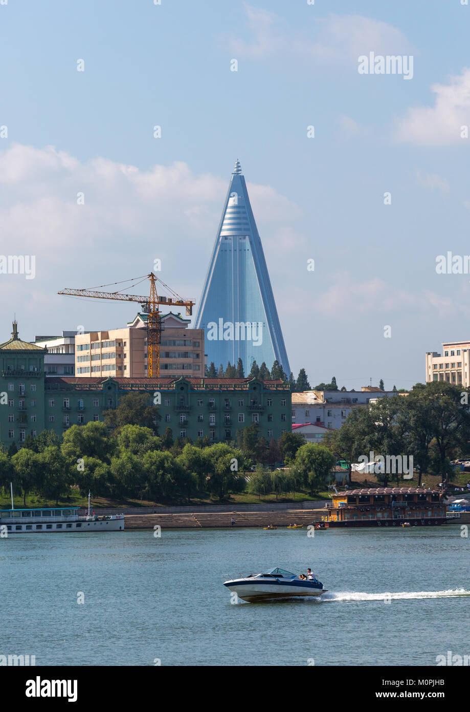 The pyramid-shaped Ryugyong hotel, Pyongan Province, Pyongyang, North ...