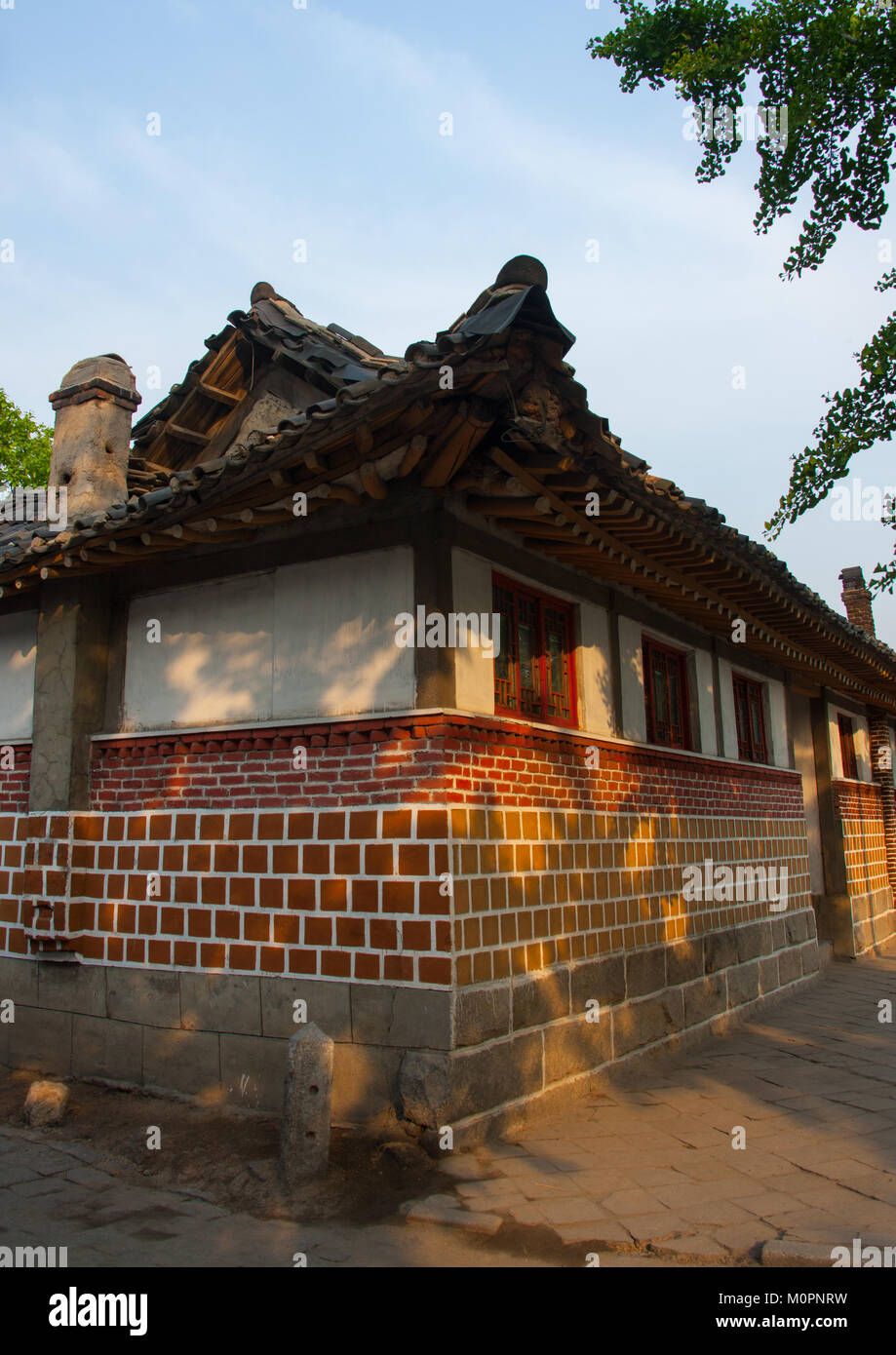 Traditional house in the old quarter, North Hwanghae Province, Kaesong ...