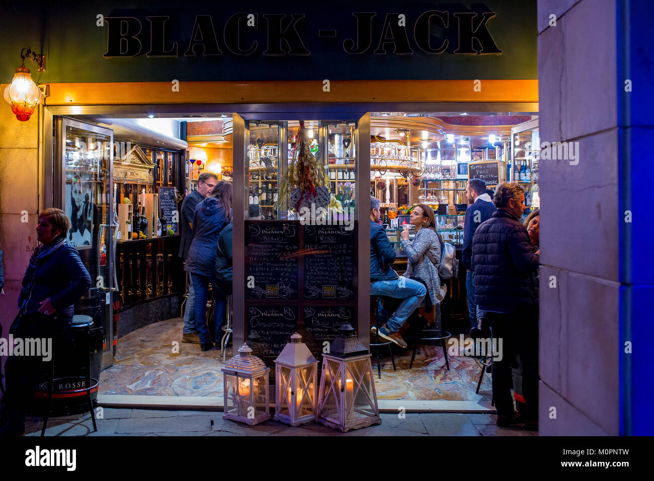 Looking in to the Blackjack Bar in Venice at night Stock Photo - Alamy