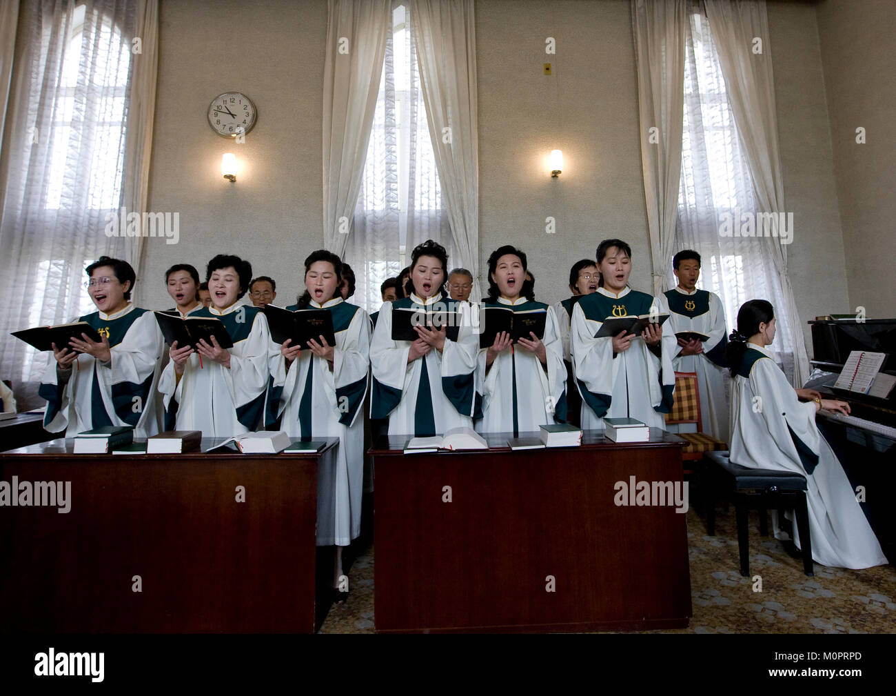 Korean singing church hi-res stock photography and images - Alamy