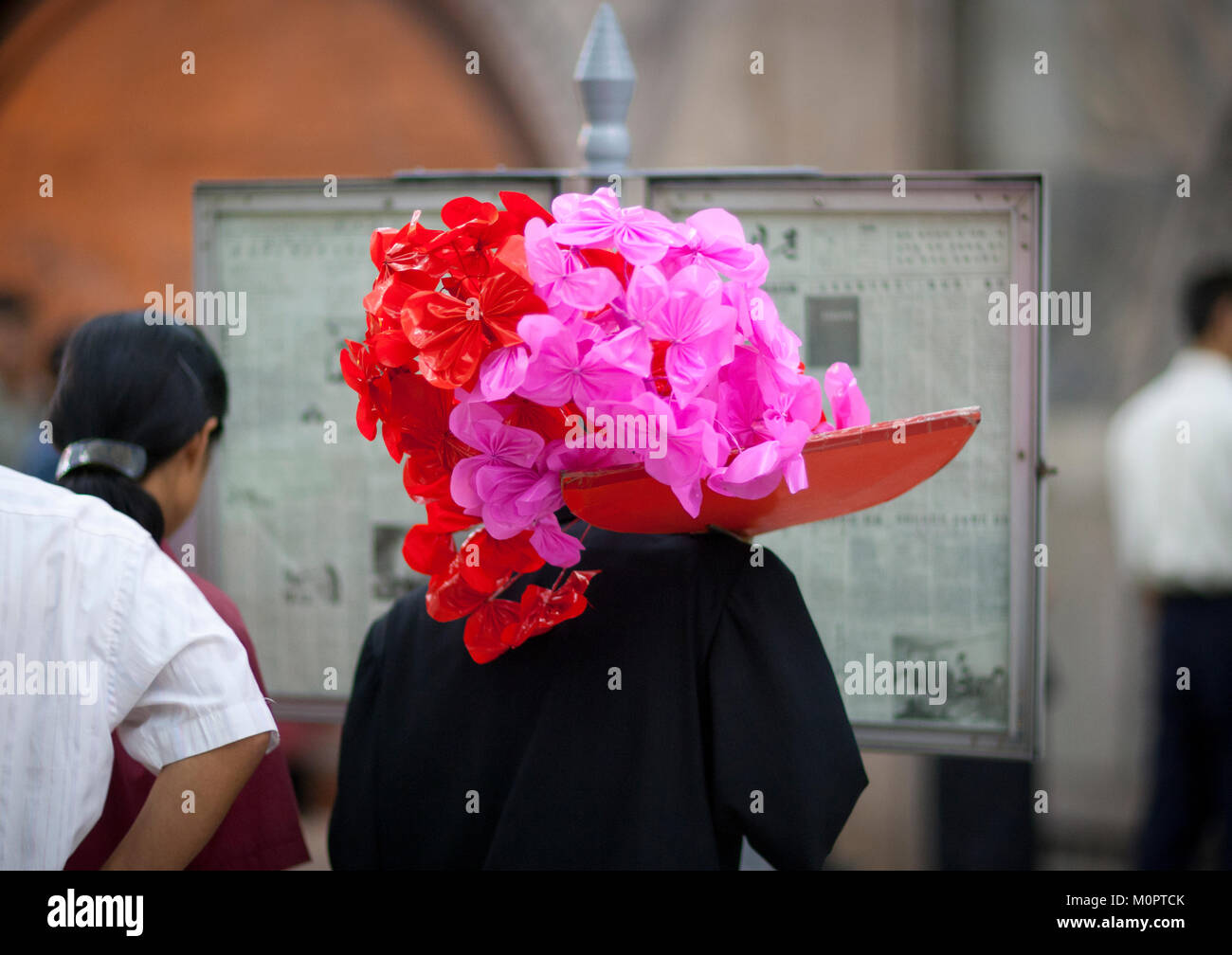 Man reading newspaper tube hi-res stock photography and images - Alamy