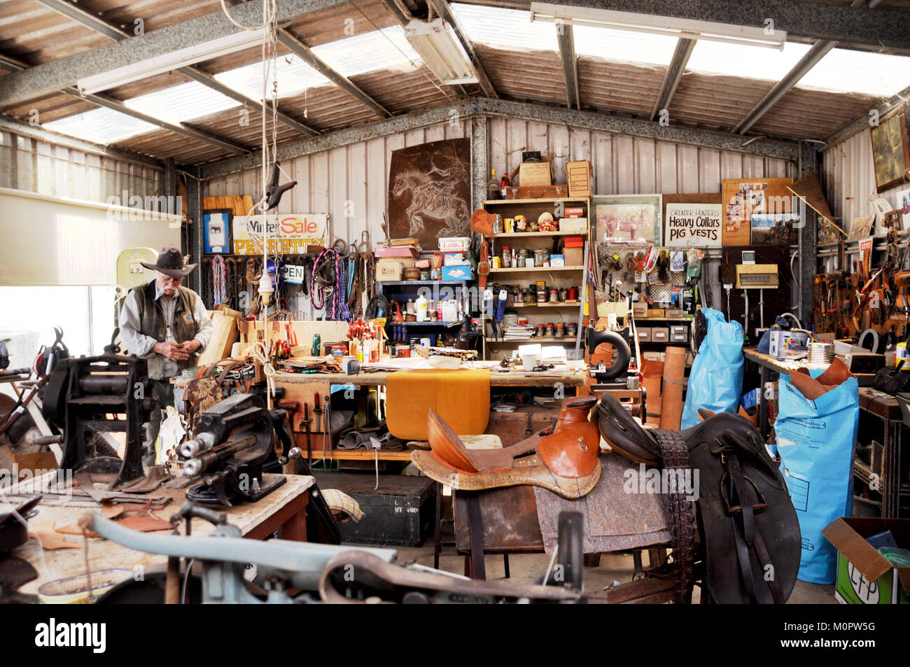 Man shed hi-res stock photography and images - Alamy