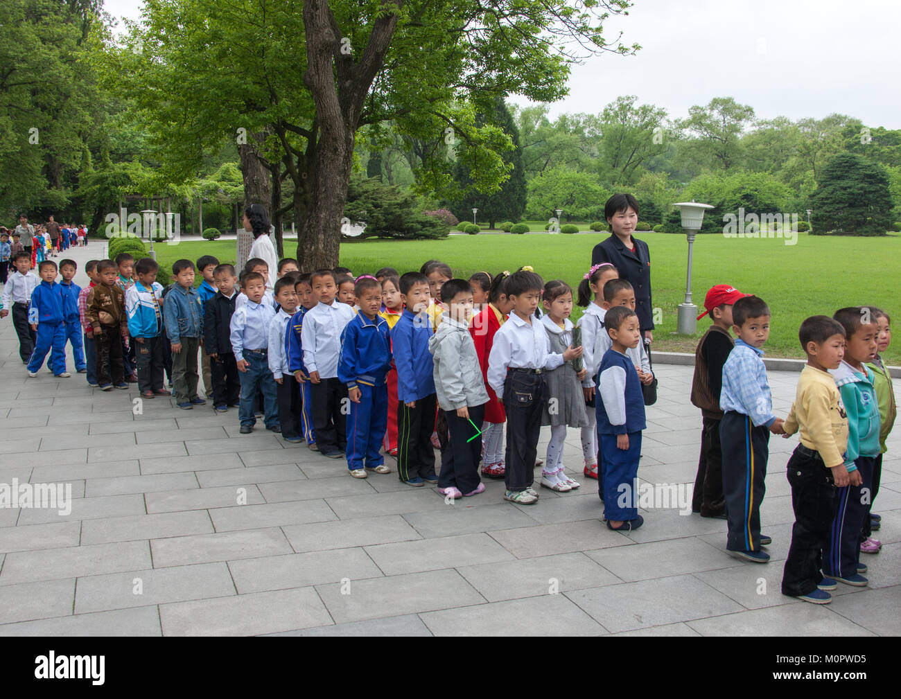 North Korean children visiting Kim il Sung Mangyongdae native house ...