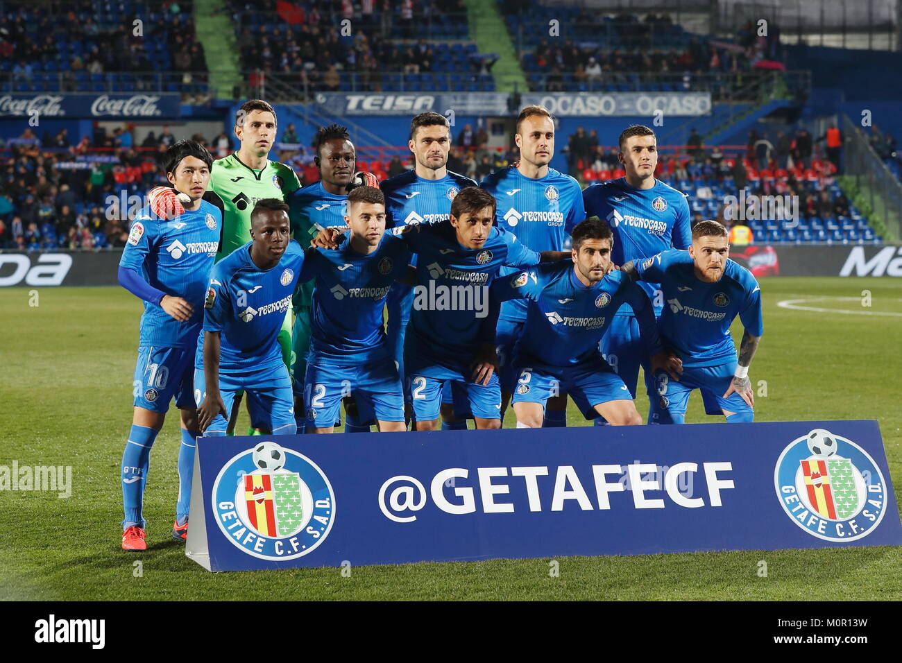 Getafe, Spain. 19th Jan, 2018. Getafe team group line-up (Getafe ...