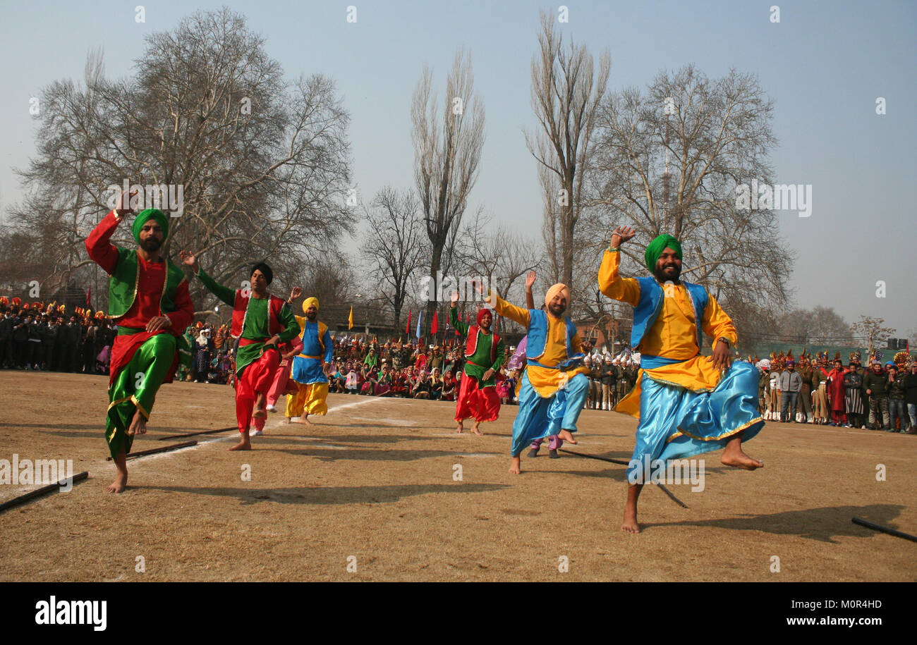 Kashmiri dance hi-res stock photography and images - Alamy