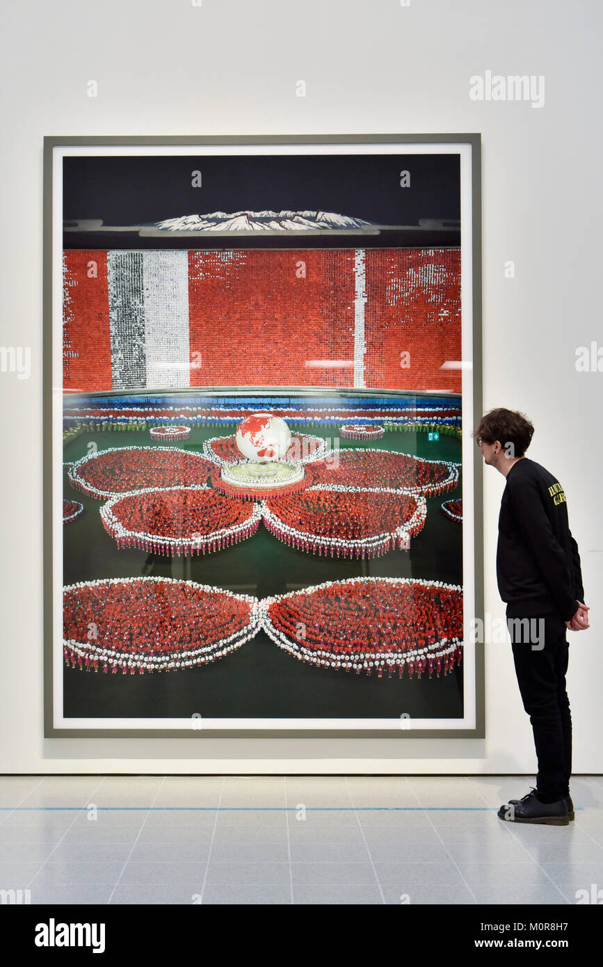 Andreas gursky pyongyang hi-res stock photography and images - Alamy