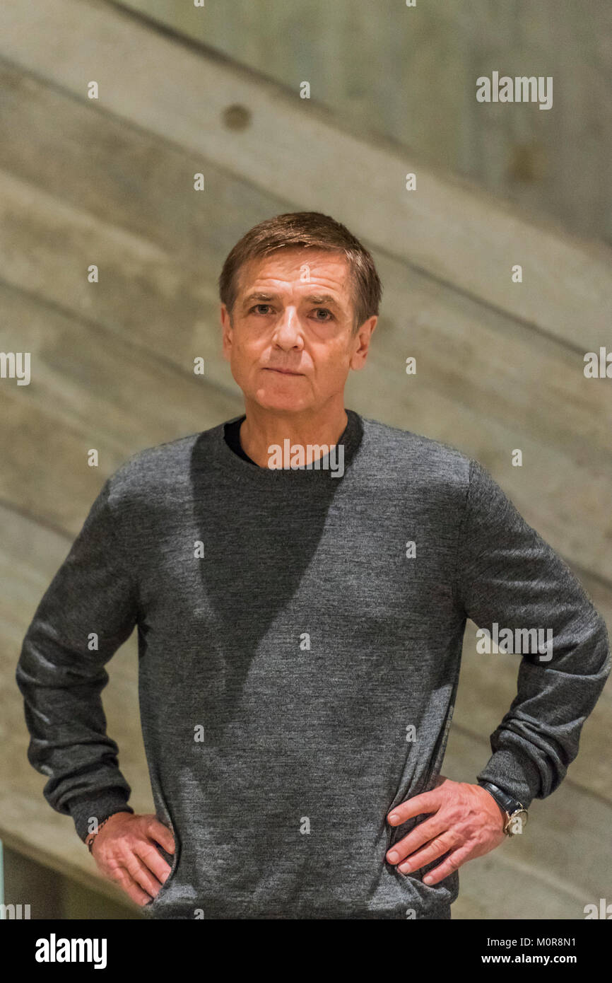 Andreas gursky retrospective hi-res stock photography and images - Alamy