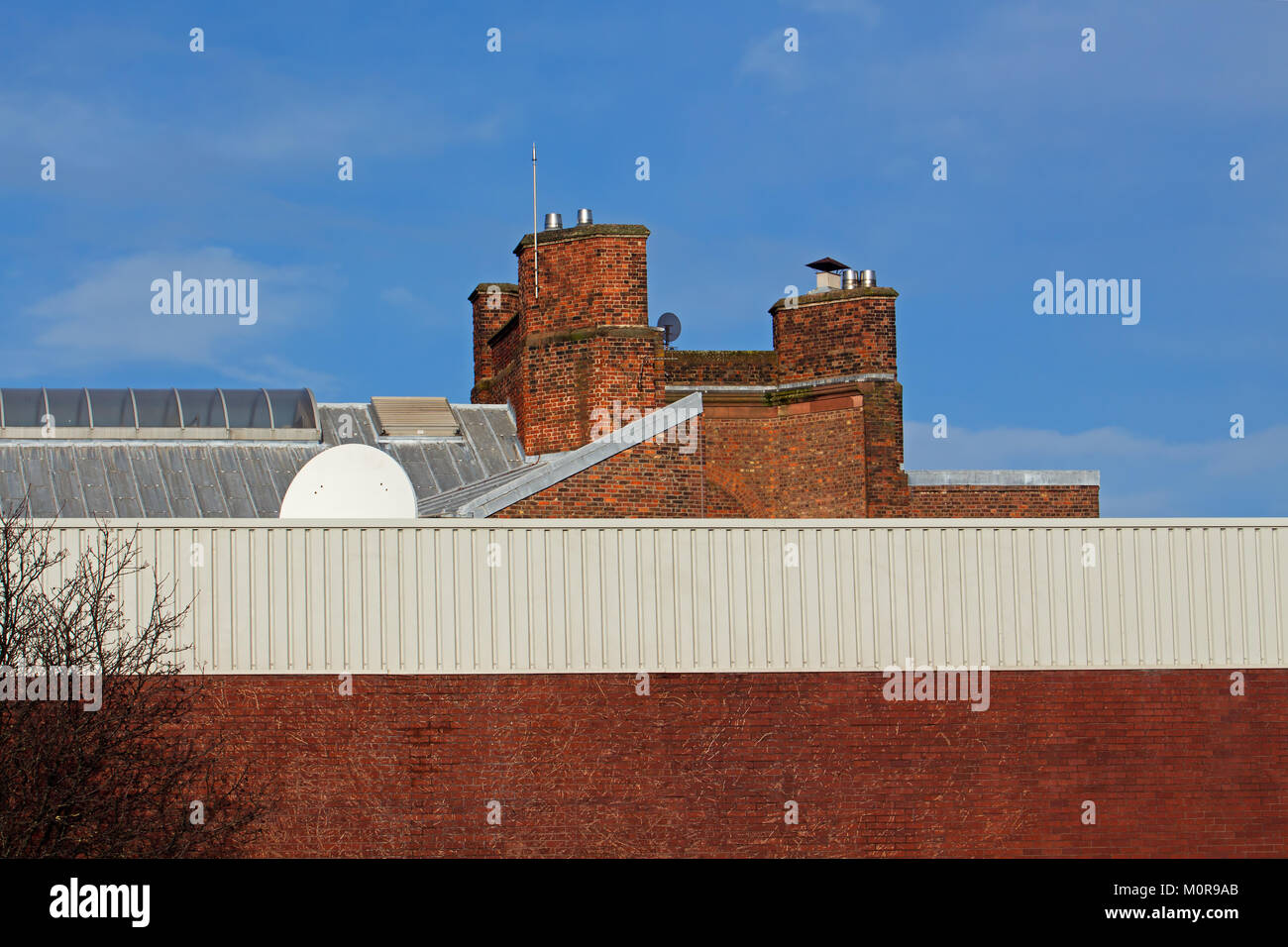 Prison liverpool hmp hi-res stock photography and images - Alamy