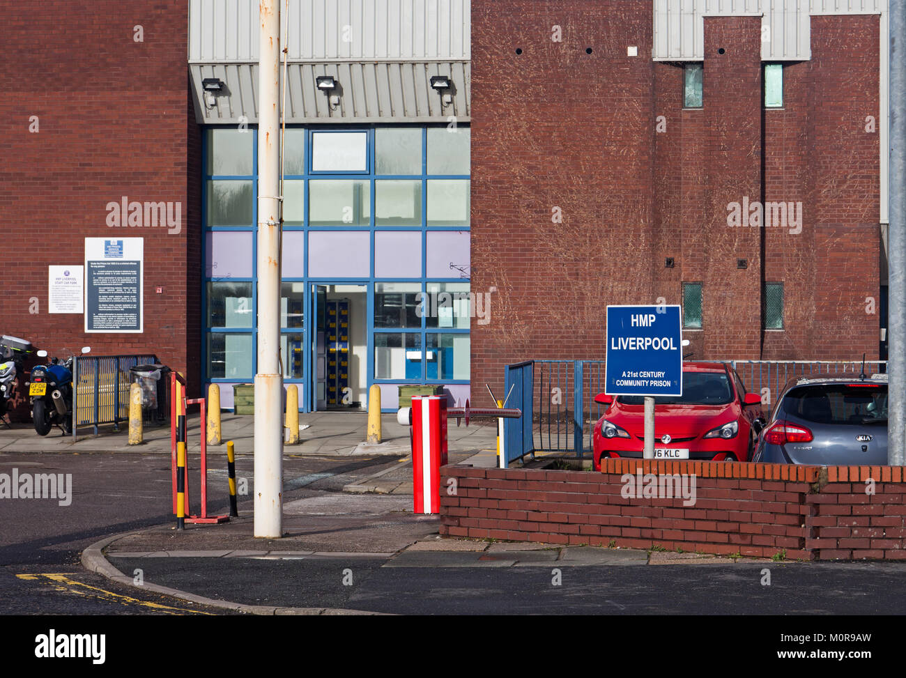 Hmp liverpool hm prison liverpool hi-res stock photography and images ...