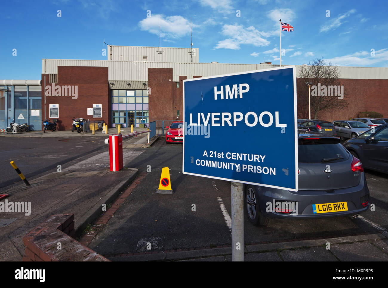 Hmp liverpool hm prison liverpool hi-res stock photography and images ...