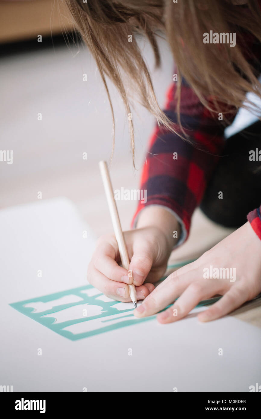 Child dawing hi-res stock photography and images - Alamy