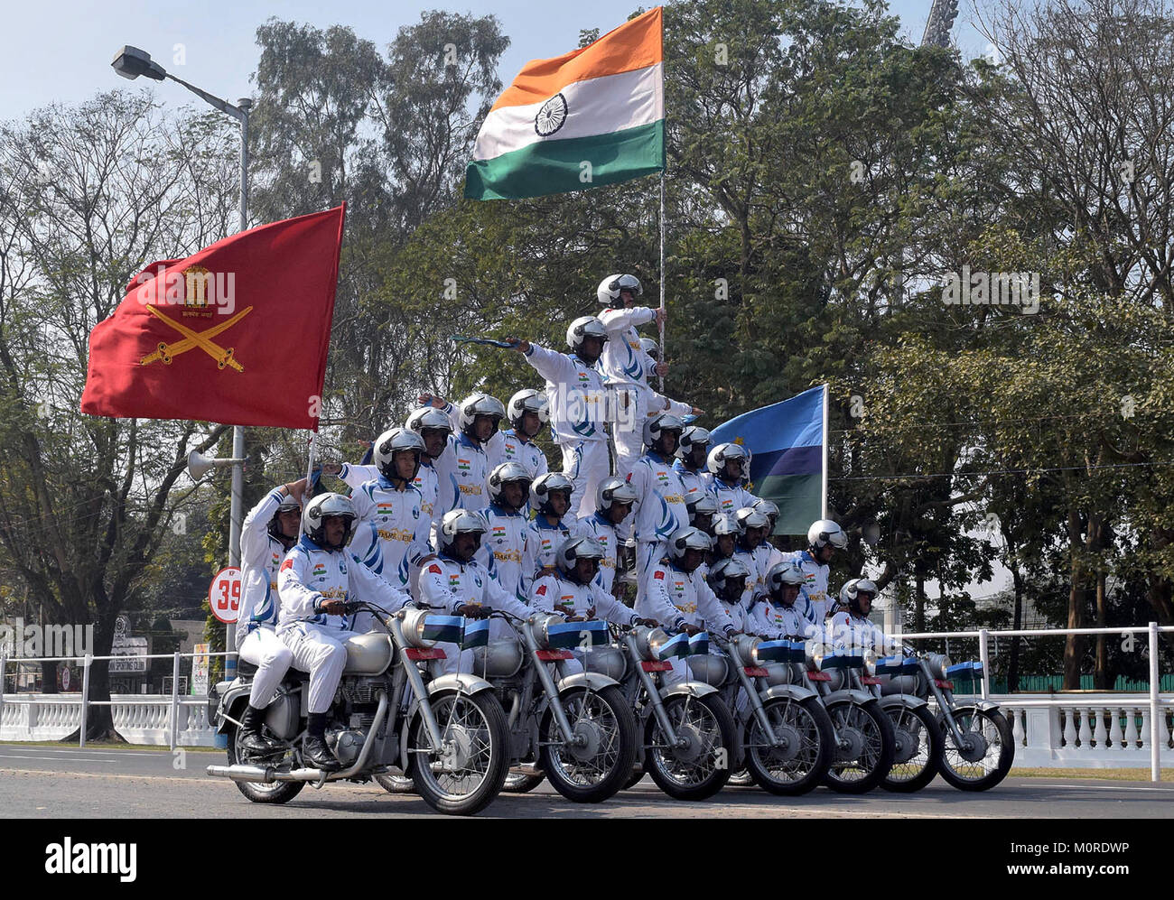Kolkata, India. 23rd Jan, 2018. Indian army soldiers performing ...