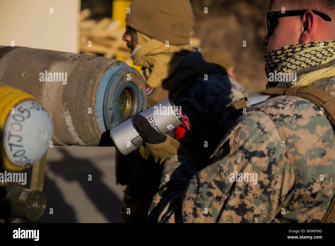 Marines supporting marine aviation hi-res stock photography and images ...