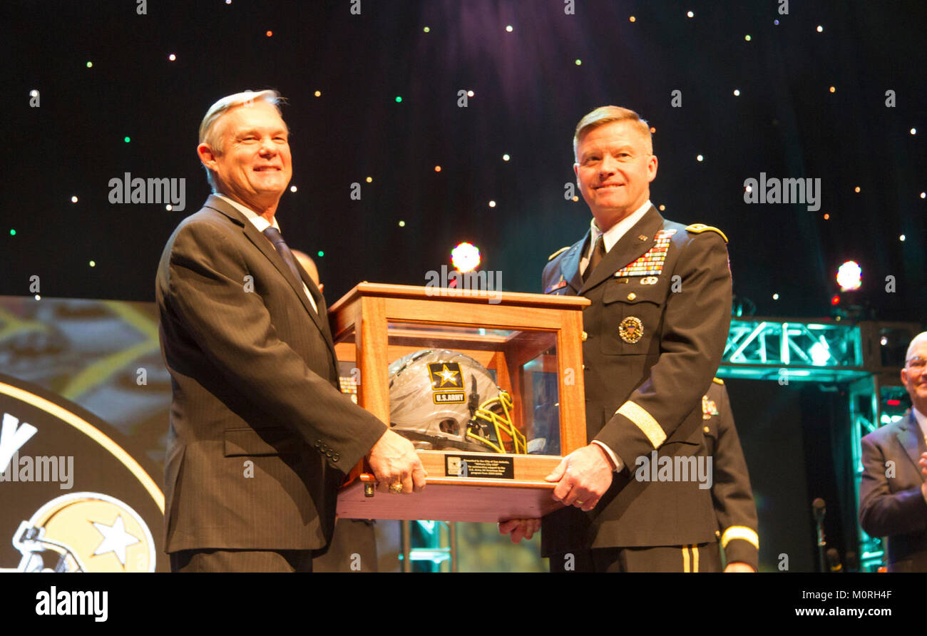 Gen. David G. Perkins (right), commanding general of U.S. Army Training ...