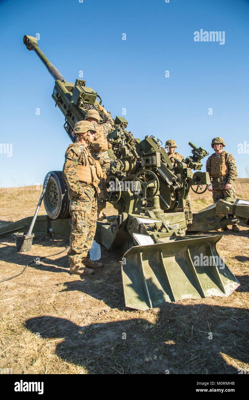 U. S. Marines from Artillery Training School (ATS) Section Chief Course ...