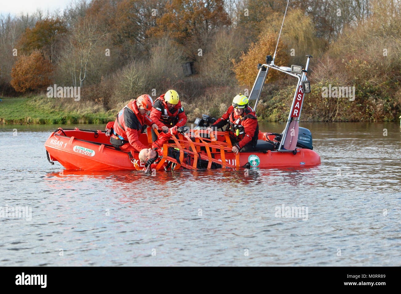 Body recovery from water hi-res stock photography and images - Alamy