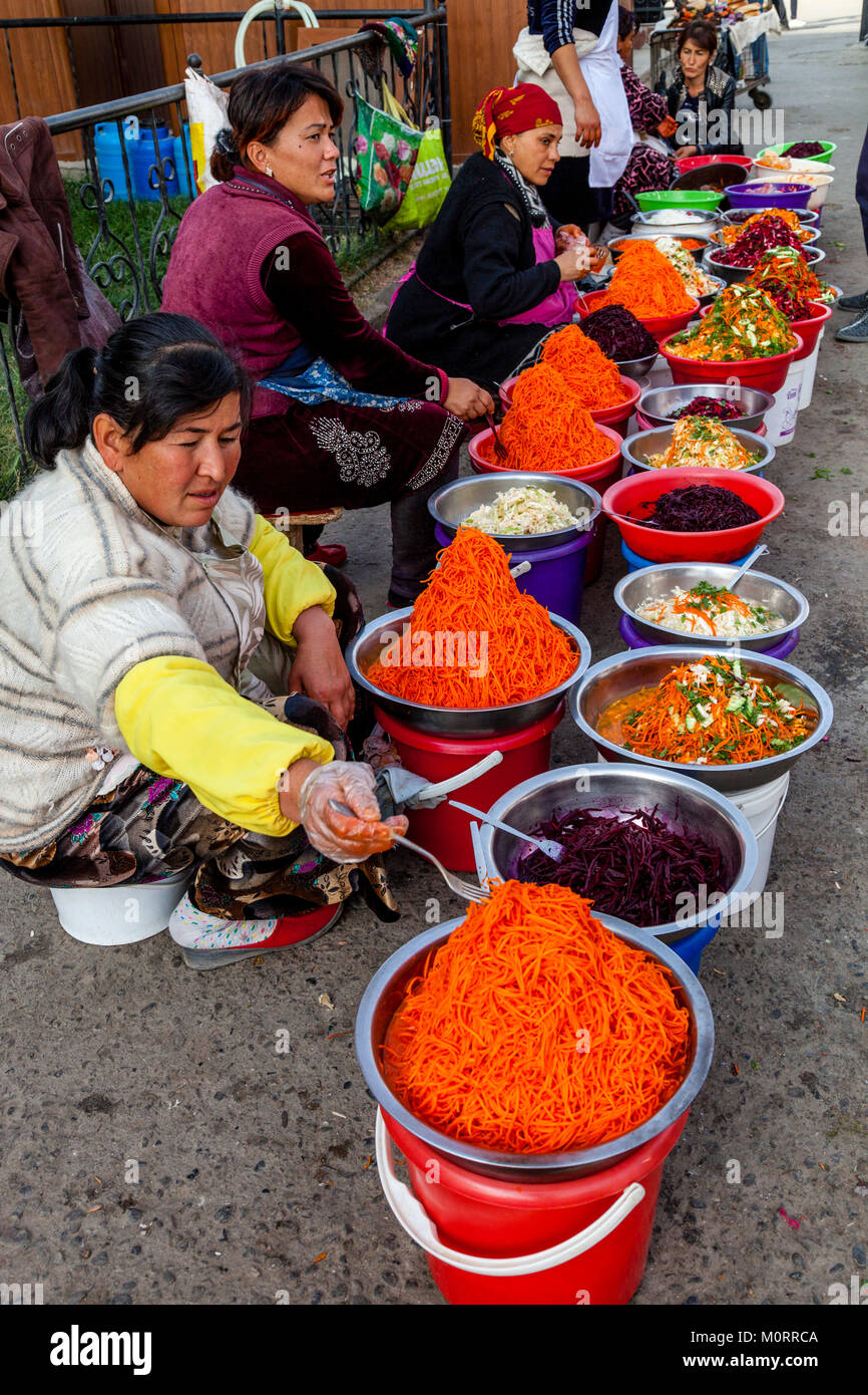 Uzbek women market hi-res stock photography and images - Alamy