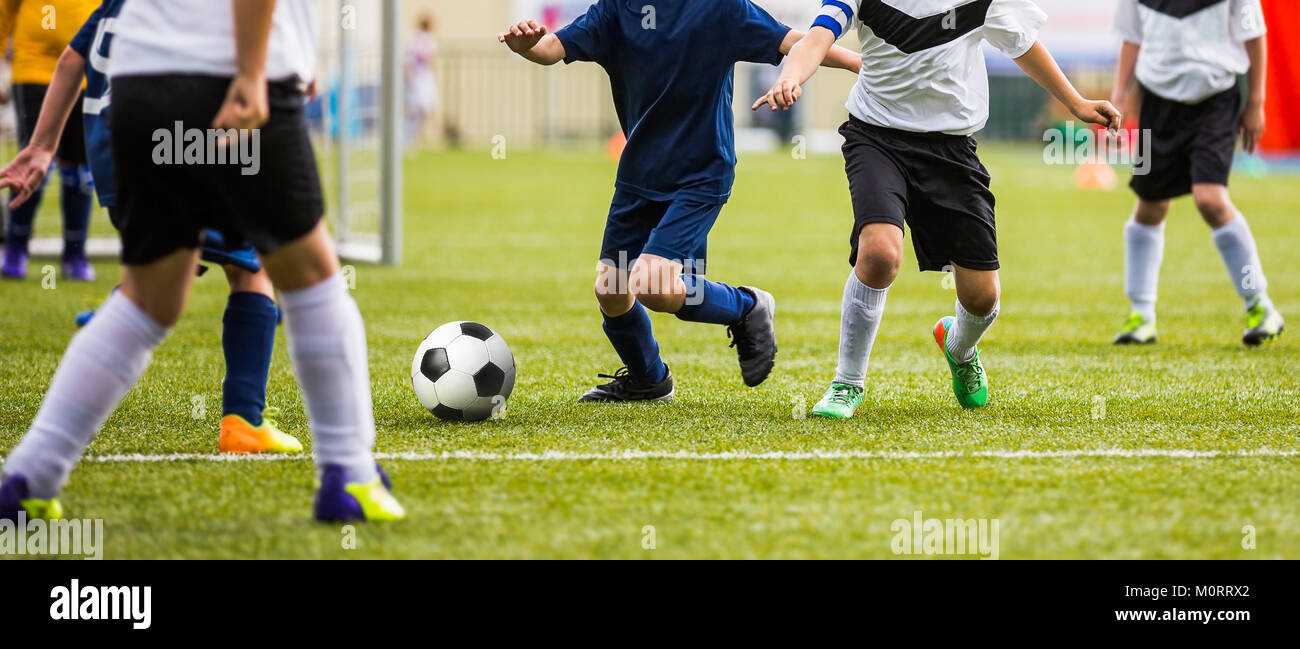 Soccer match boys hi-res stock photography and images - Alamy