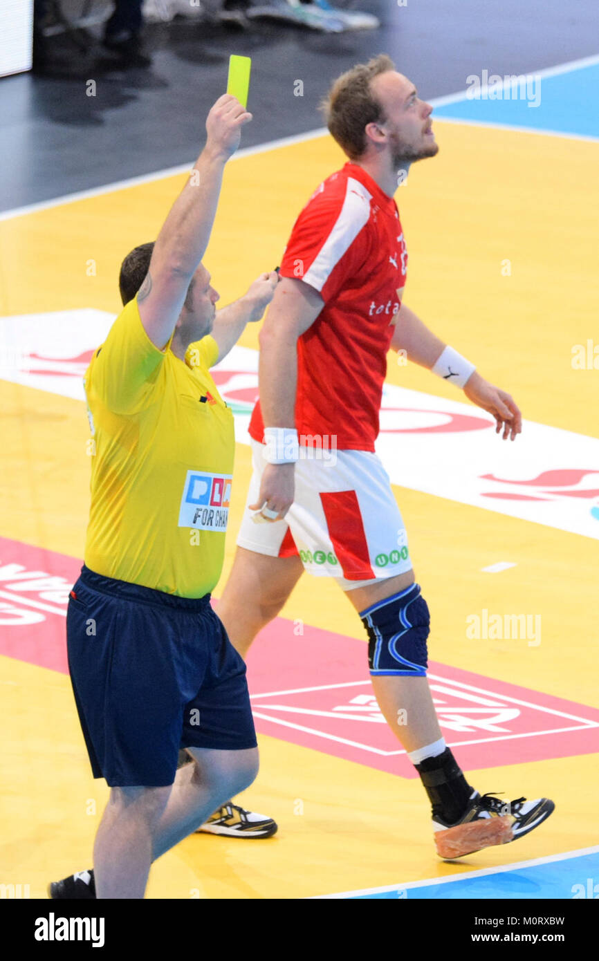 This 'Carton jaune' refers to a yellow card issued to Henrik Toft ...