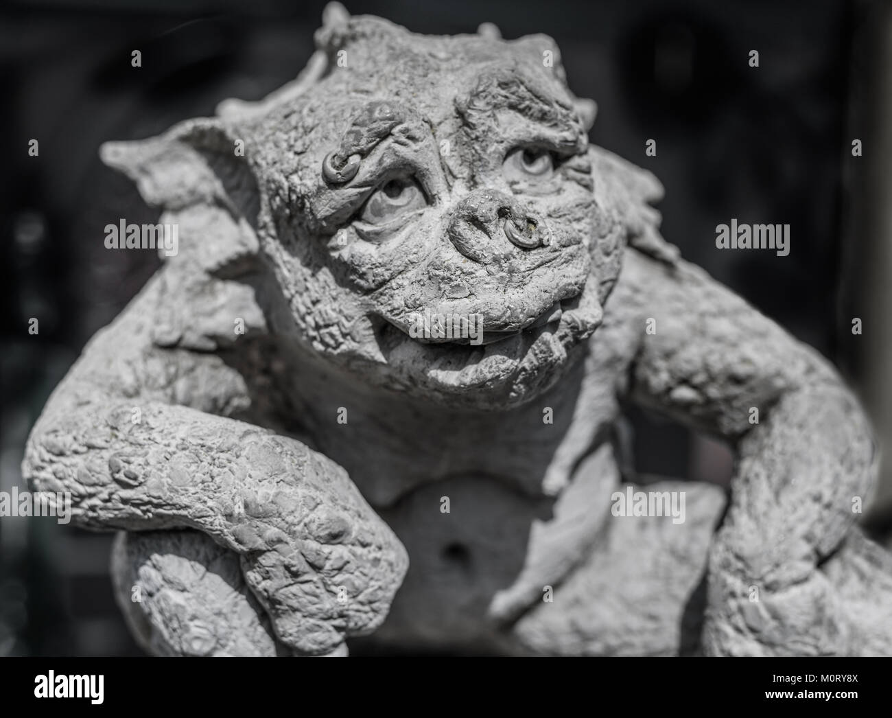 Face gargoyle statue hi-res stock photography and images - Alamy