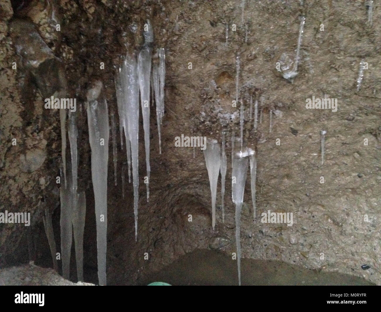 Vintage icicles illustration hi-res stock photography and images - Alamy