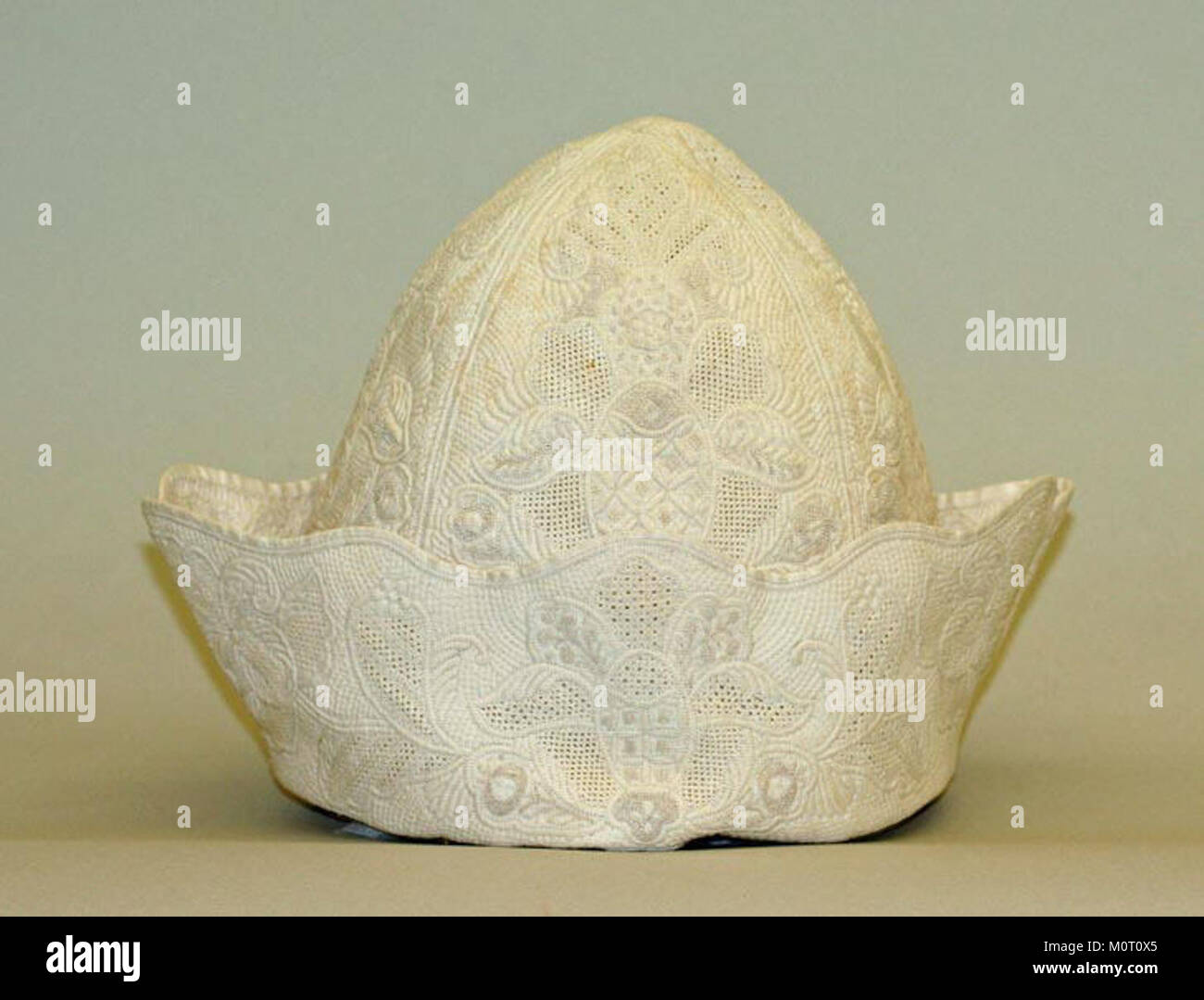 A cap from the Metropolitan Museum of Art, identified as object number ...