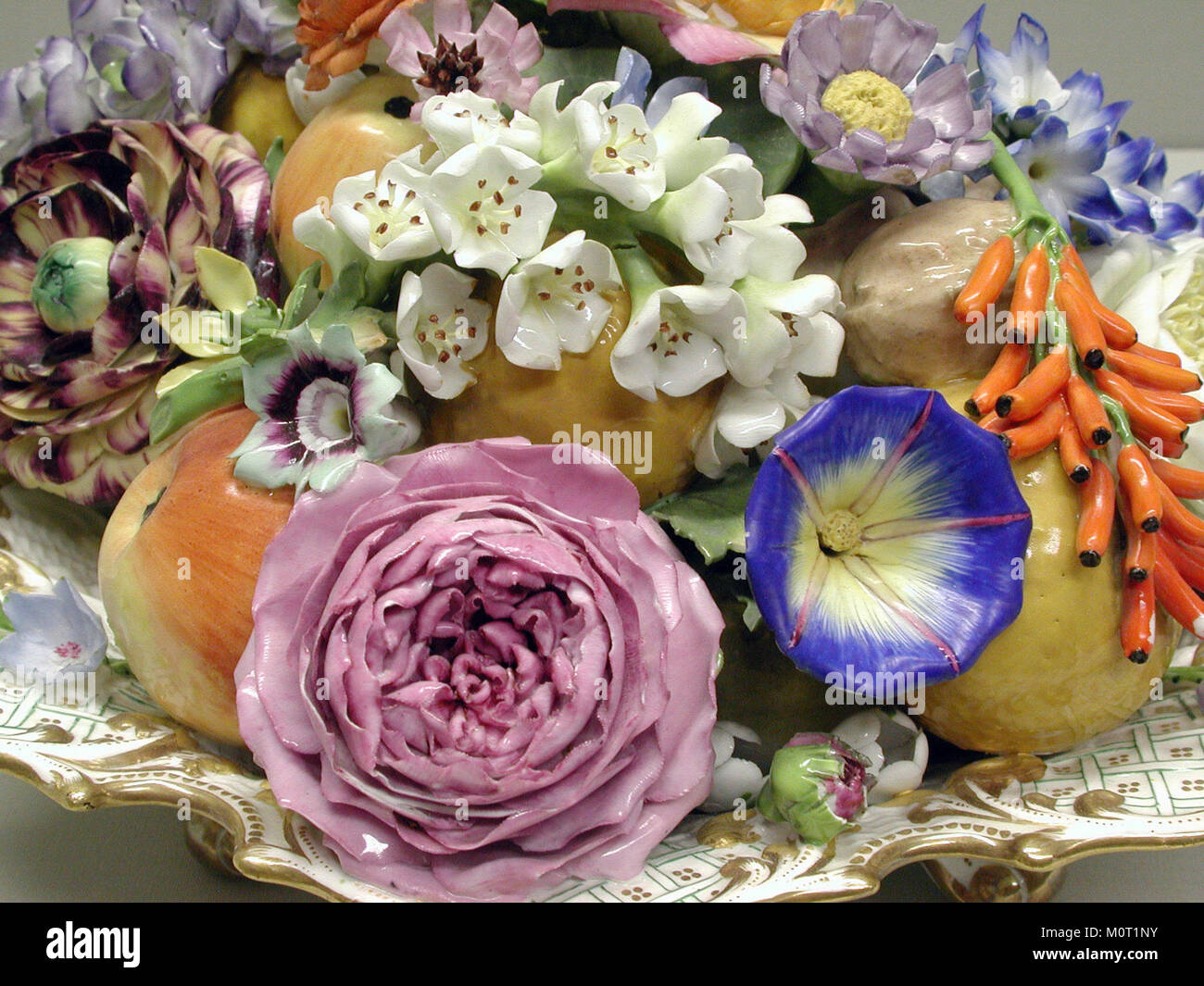 Museum centerpiece displays hi-res stock photography and images - Alamy