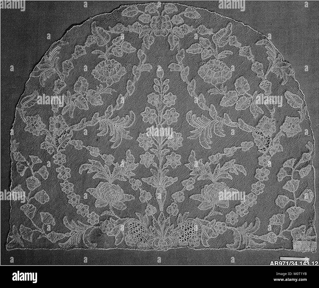 The Cap Crown, cataloged under MET AR97, is a specific piece of ...