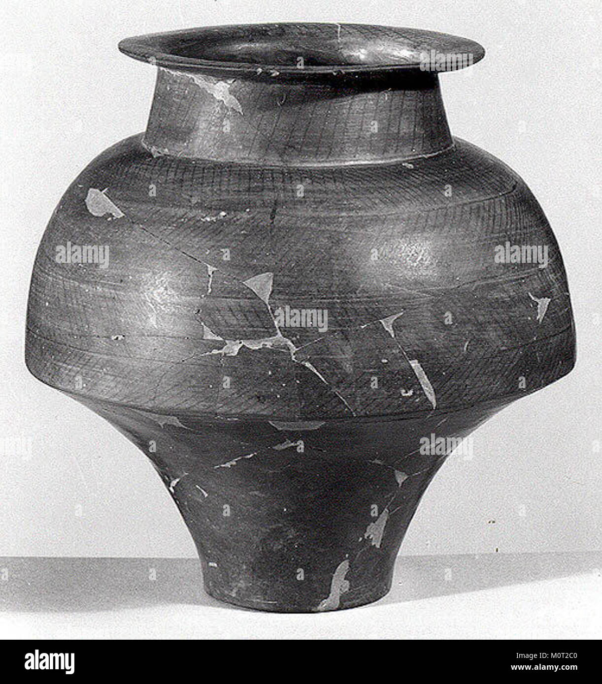 Carinated vase hi-res stock photography and images - Alamy