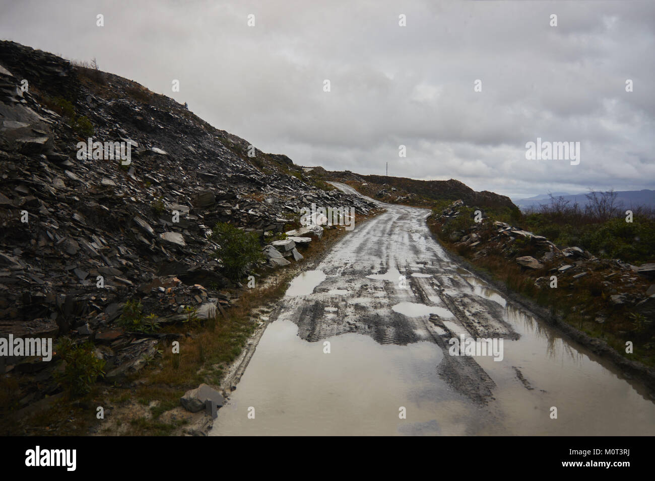 A road through the slate mining area Stock Photo - Alamy