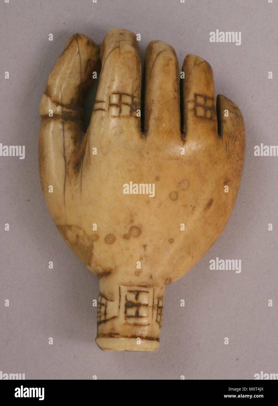 Carving MET sf86-11-258x Stock Photo - Alamy