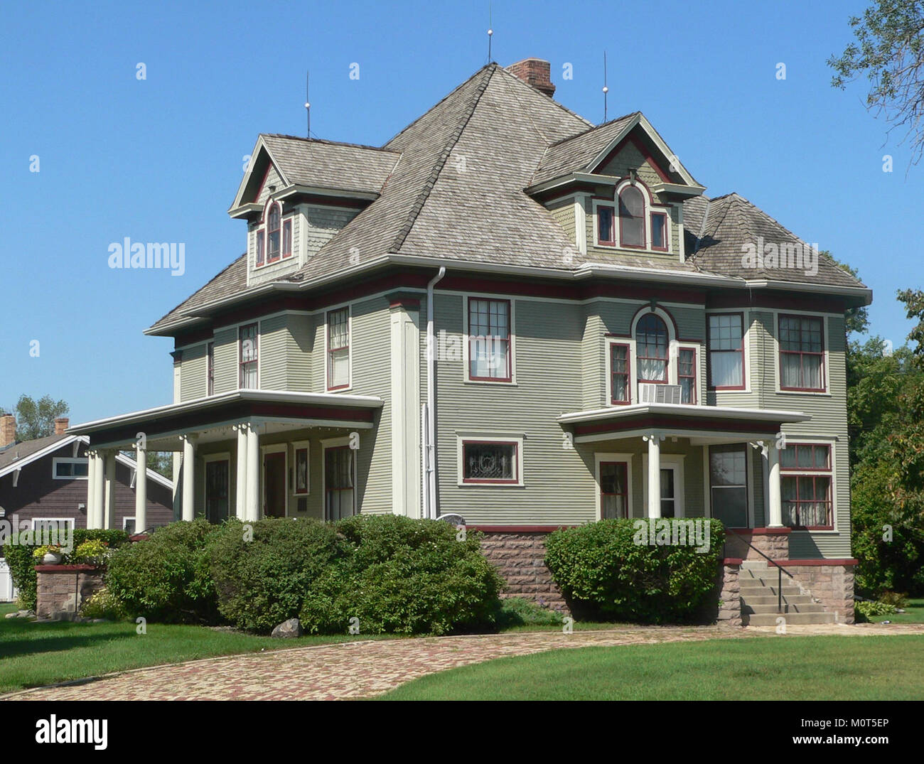 The Putnam House in Carrington, North Dakota, photographed from the ...