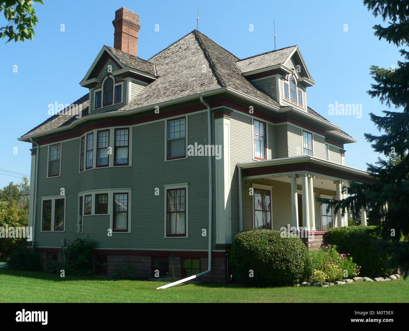 This image shows the Putnam House in Carrington, North Dakota, captured ...