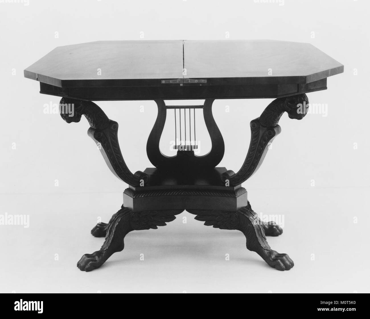 Card techniques Black and White Stock Photos & Images - Alamy