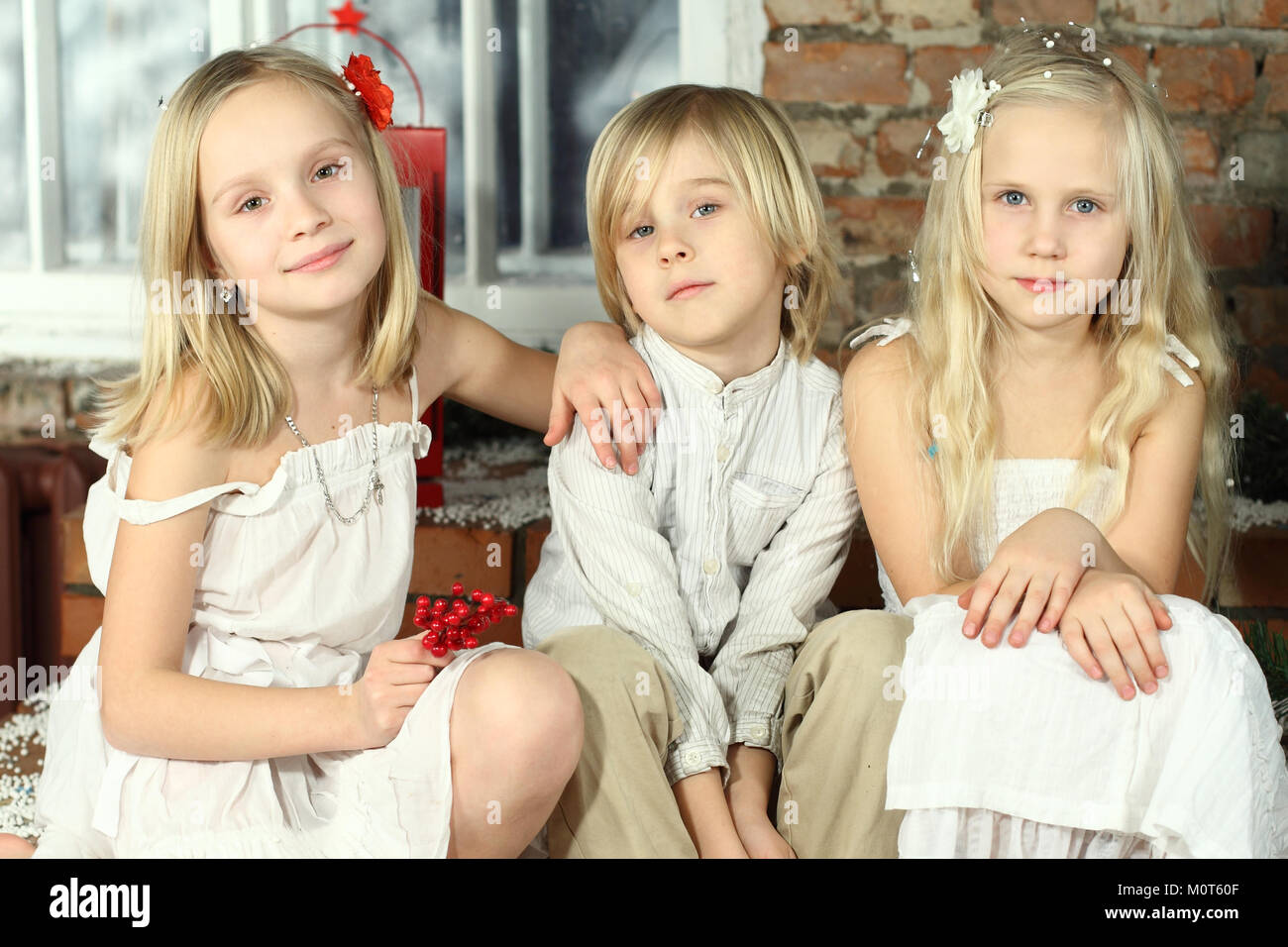 Children - smiling kids, best friends Stock Photo - Alamy