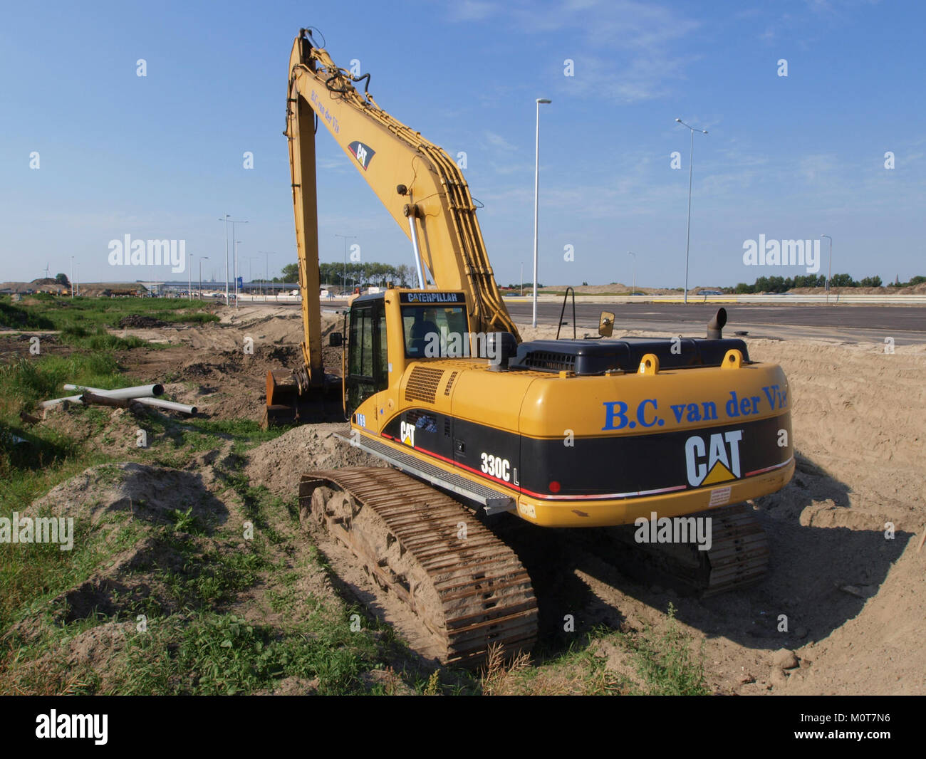 The Caterpillar C330CL is a heavy-duty crawler dozer designed for ...