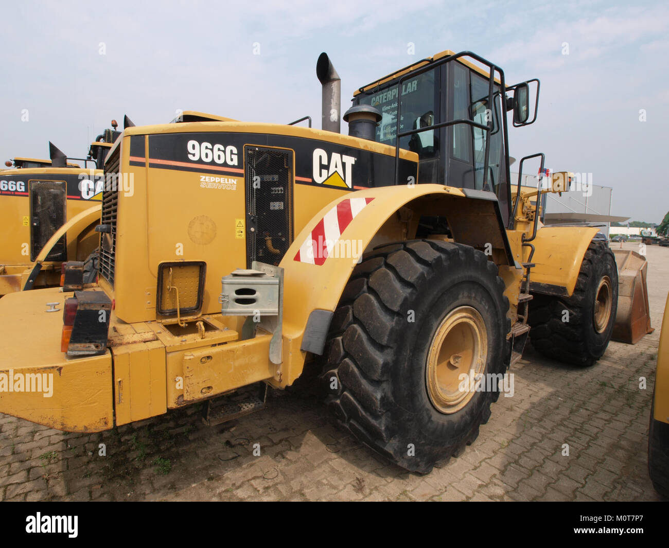 The Caterpillar 966G is a heavy-duty wheel loader, widely used in ...
