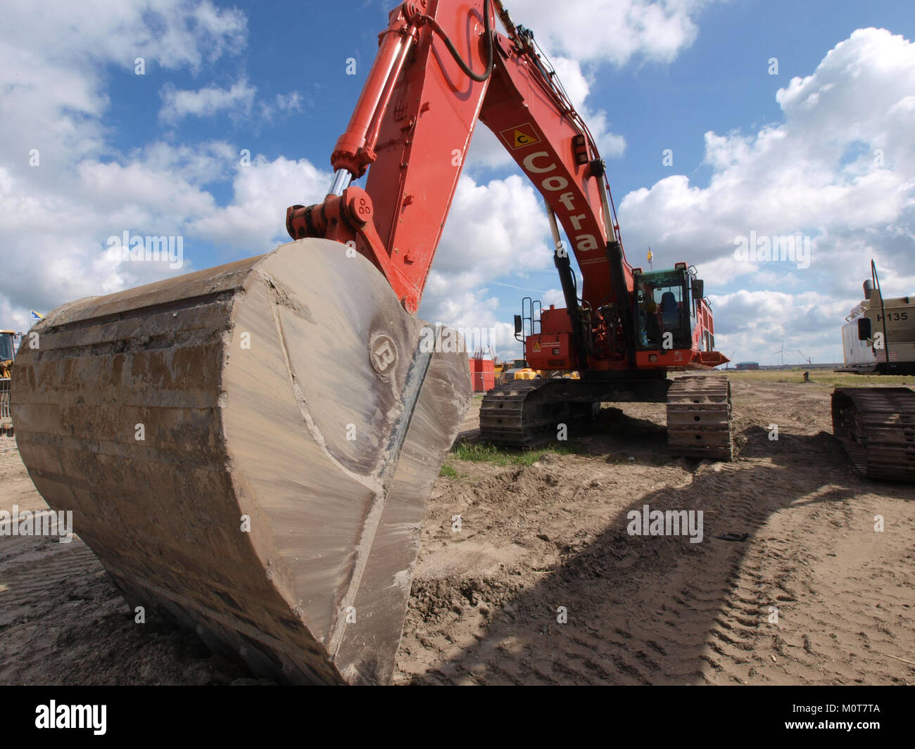 The Caterpillar 385C L is an excavator model used in heavy construction ...