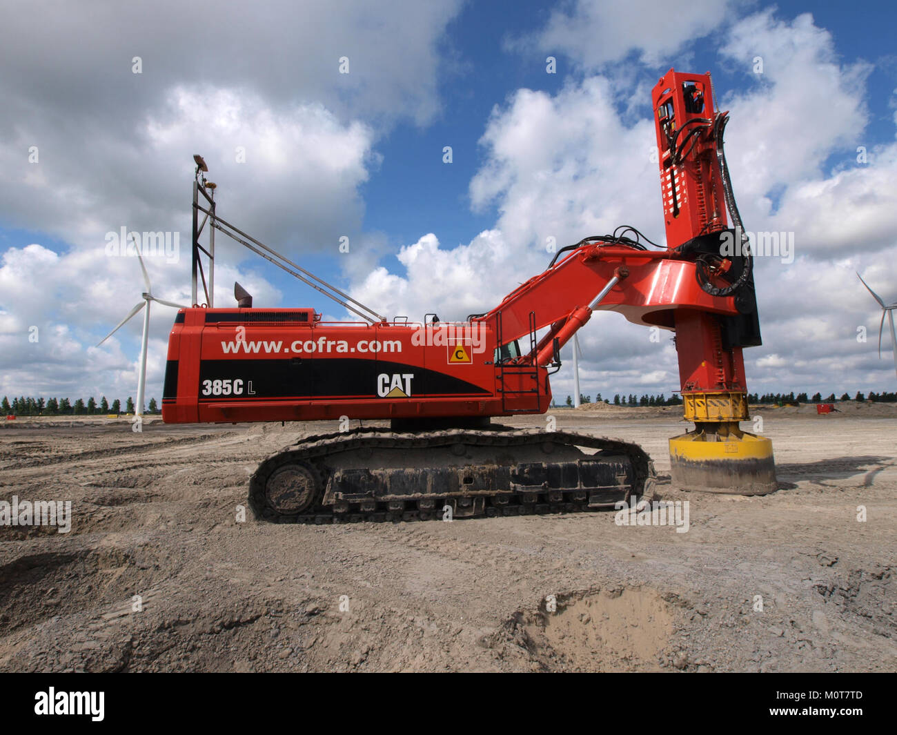Caterpillar 385C L with Junttan pile driver (owner Cofra) p2 Stock ...