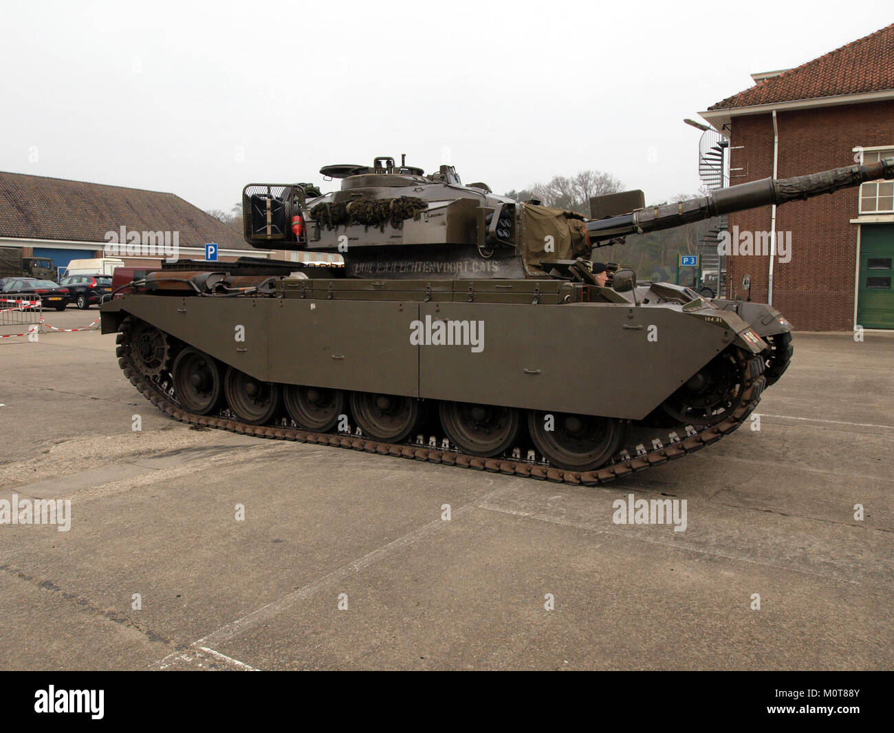 105mm gun hi-res stock photography and images - Alamy