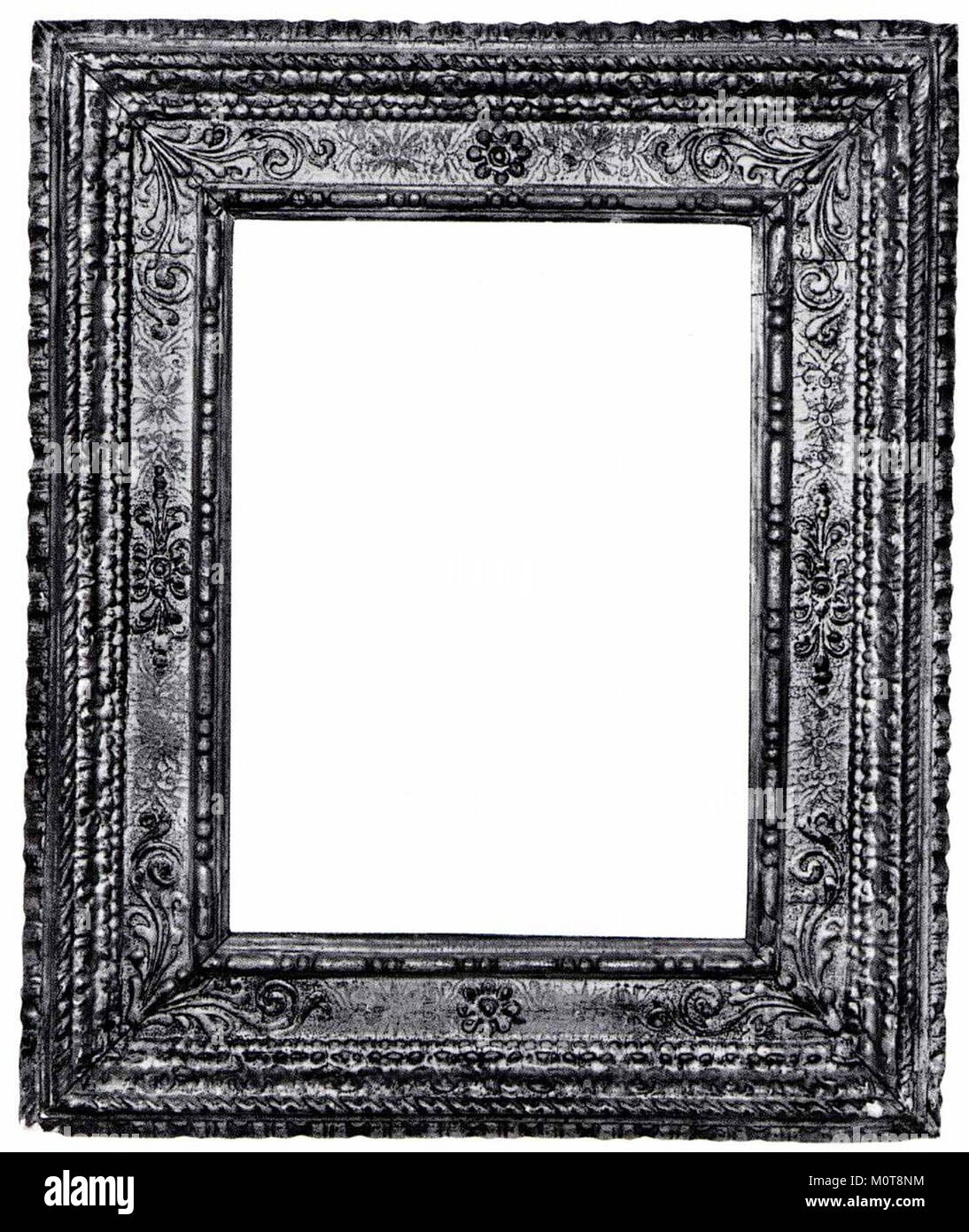 The Cassetta frame MET SF-1975-1-1806 is an item from the Metropolitan ...