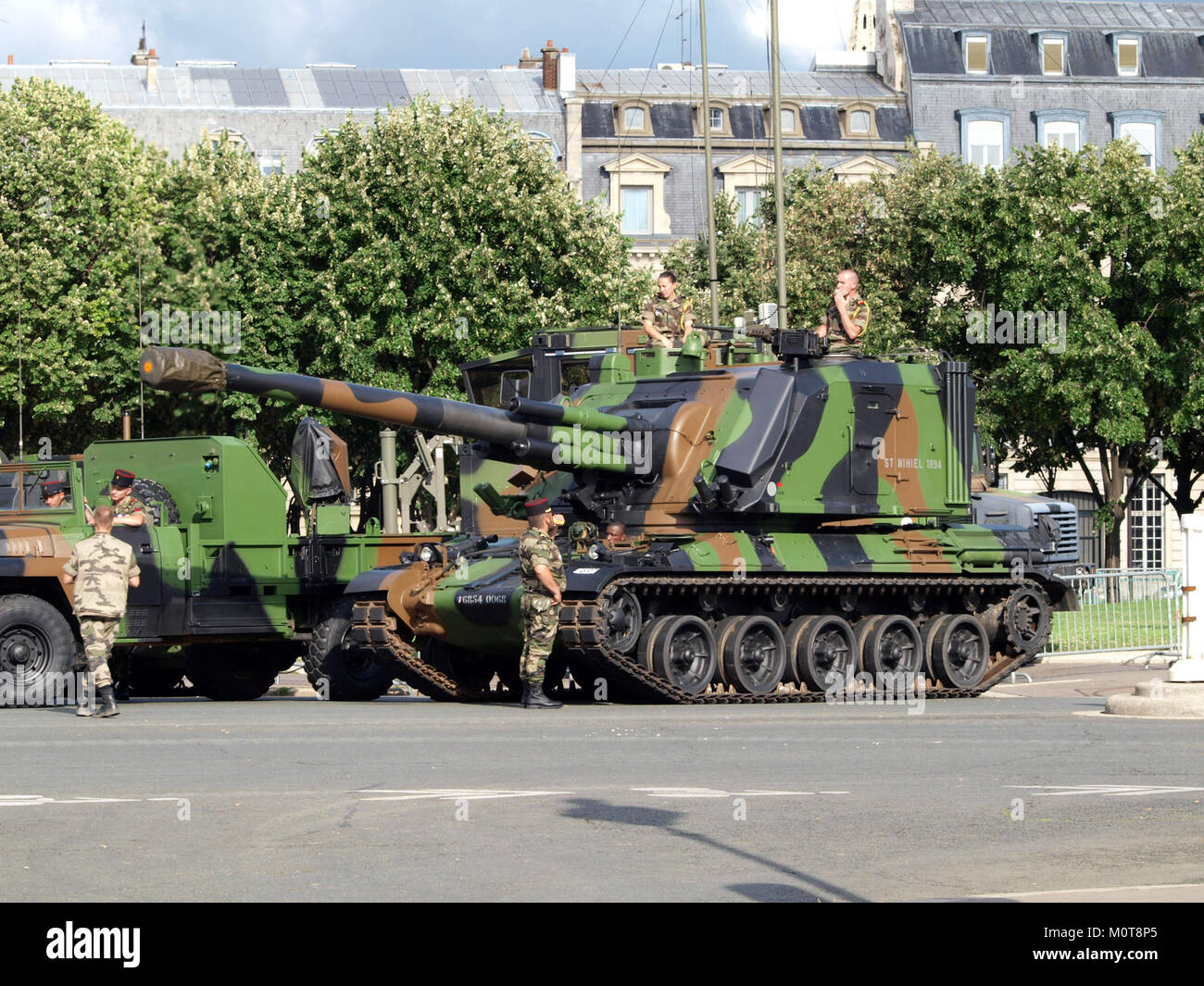 Auf1 hi-res stock photography and images - Alamy
