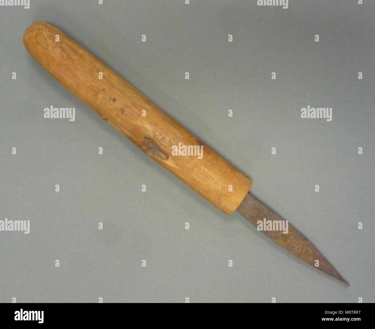 This carpenter's chisel, found in a foundation deposit at Hatshepsut's ...