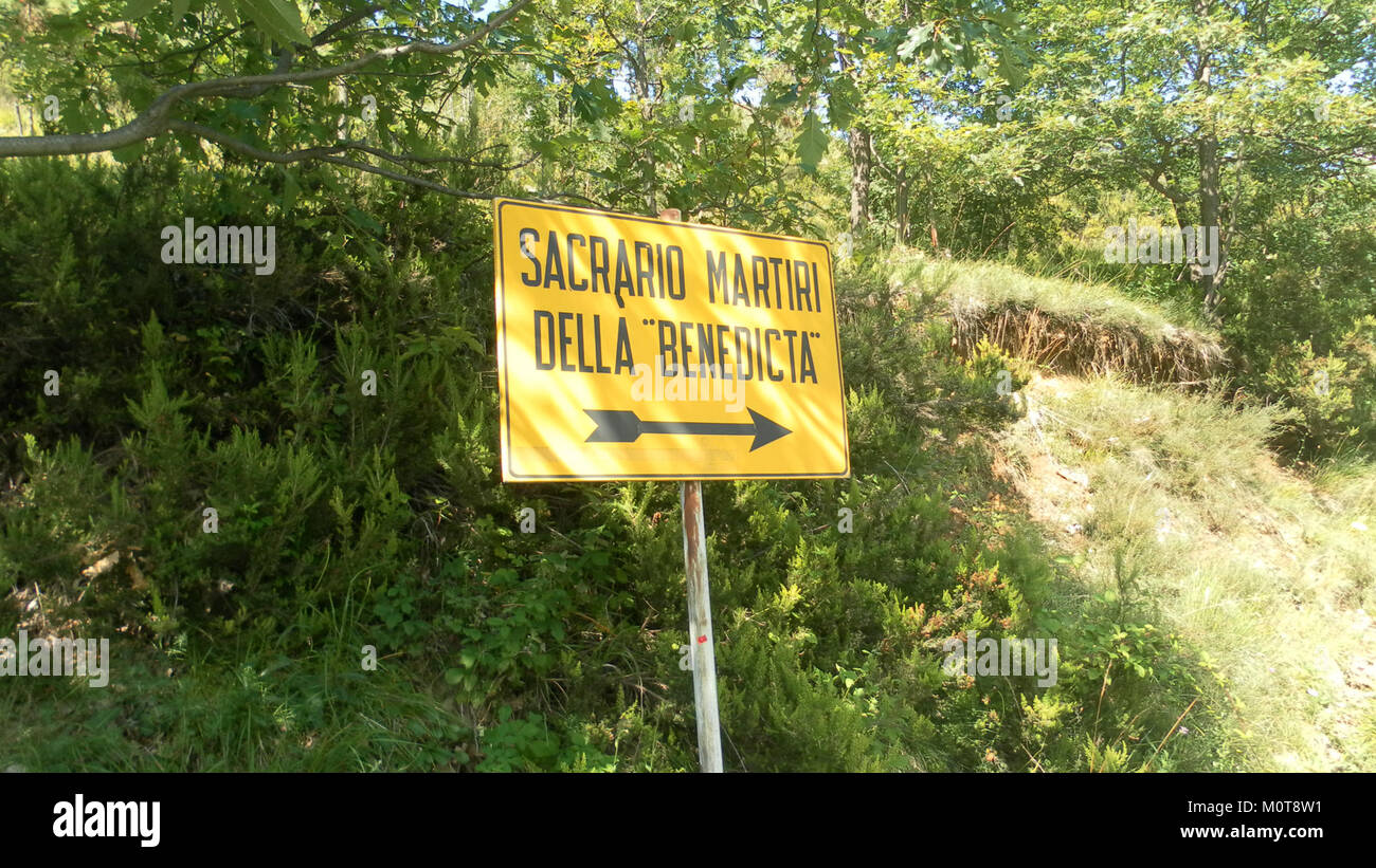 Cartelli vintage hi-res stock photography and images - Alamy