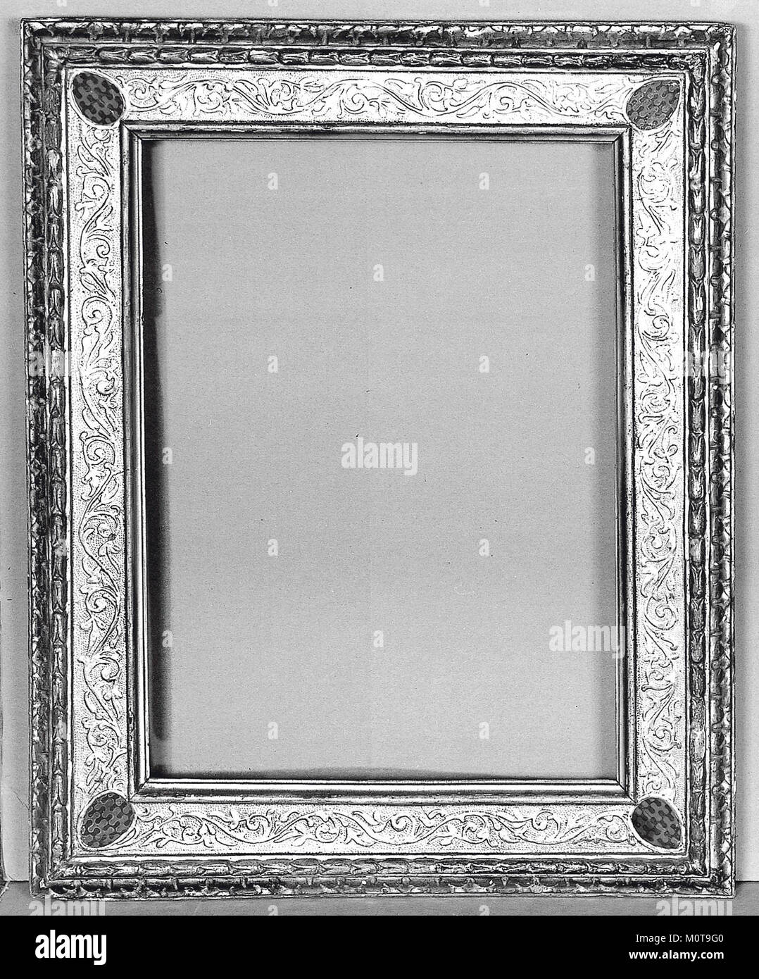 The Cassetta frame is a pair of decorative frames from the MET ...
