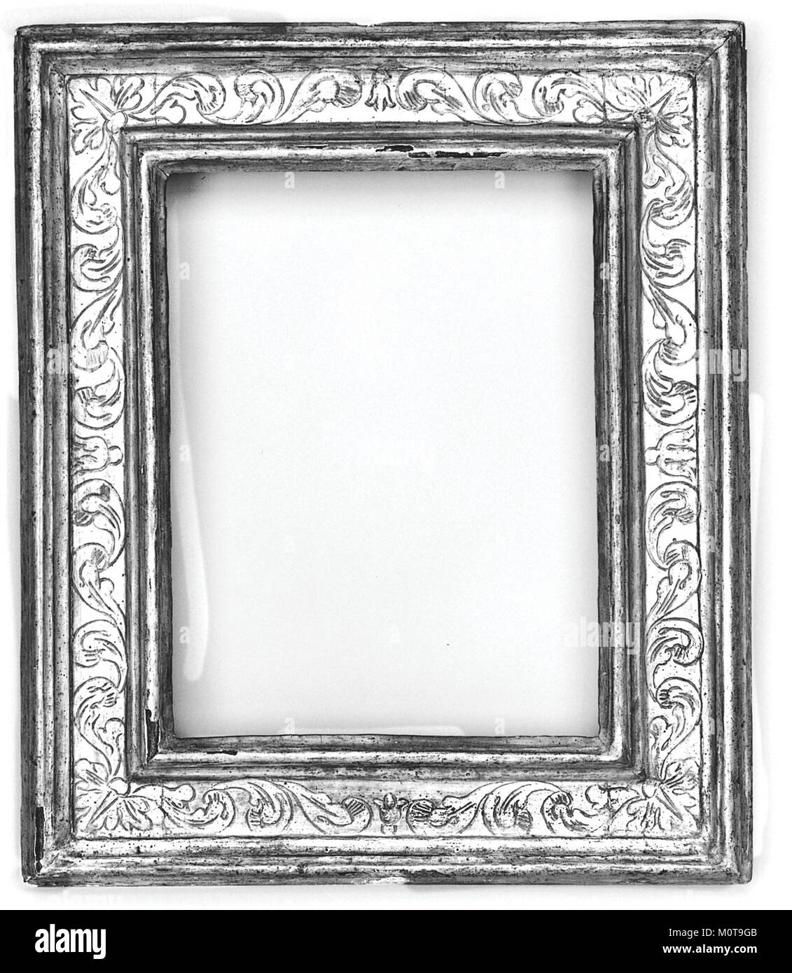 This Cassetta frame, cataloged as MET 86U 167r2m, is part of the Metropolitan Museum of Art's ...