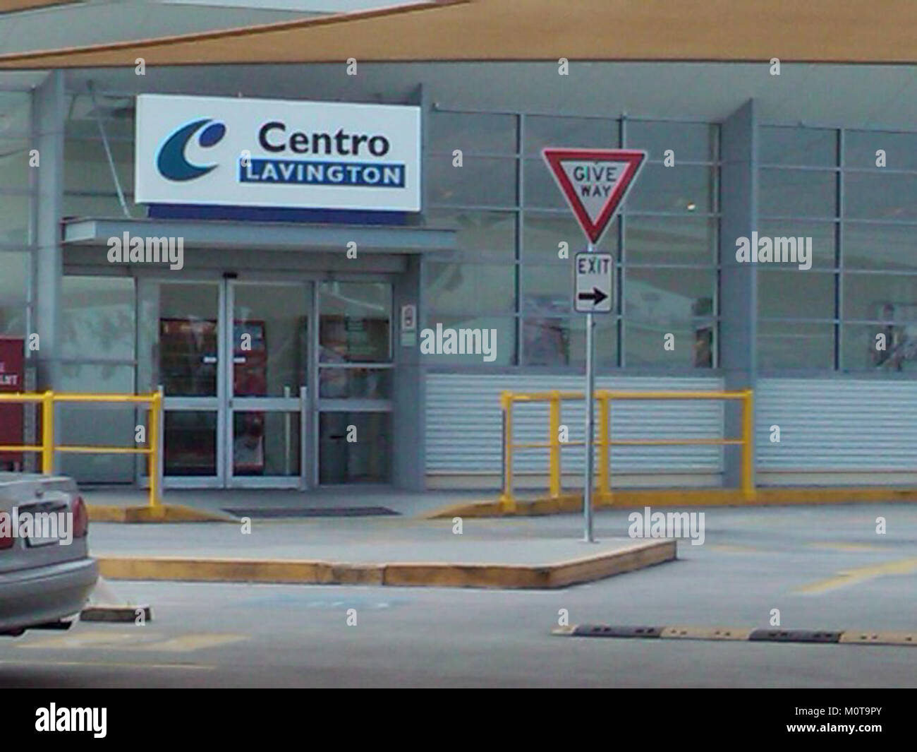 Kenya shopping experience hi-res stock photography and images - Alamy