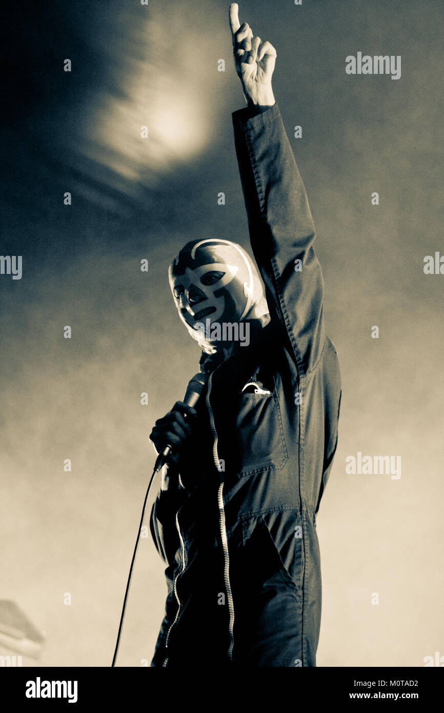 Cascadeur hi-res stock photography and images - Alamy