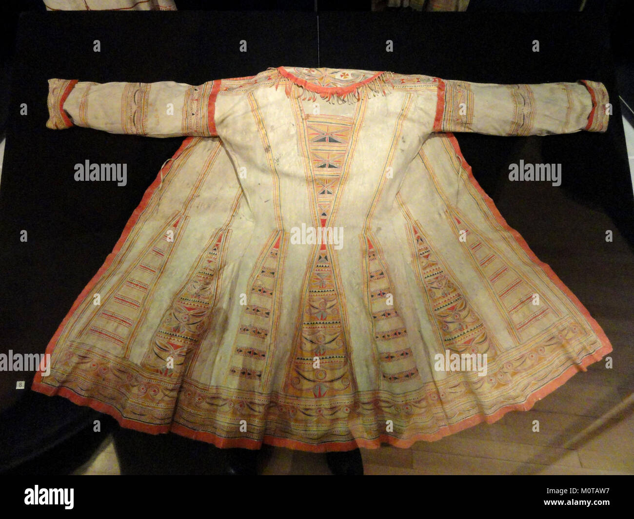 Caribou skin clothing hi-res stock photography and images - Alamy