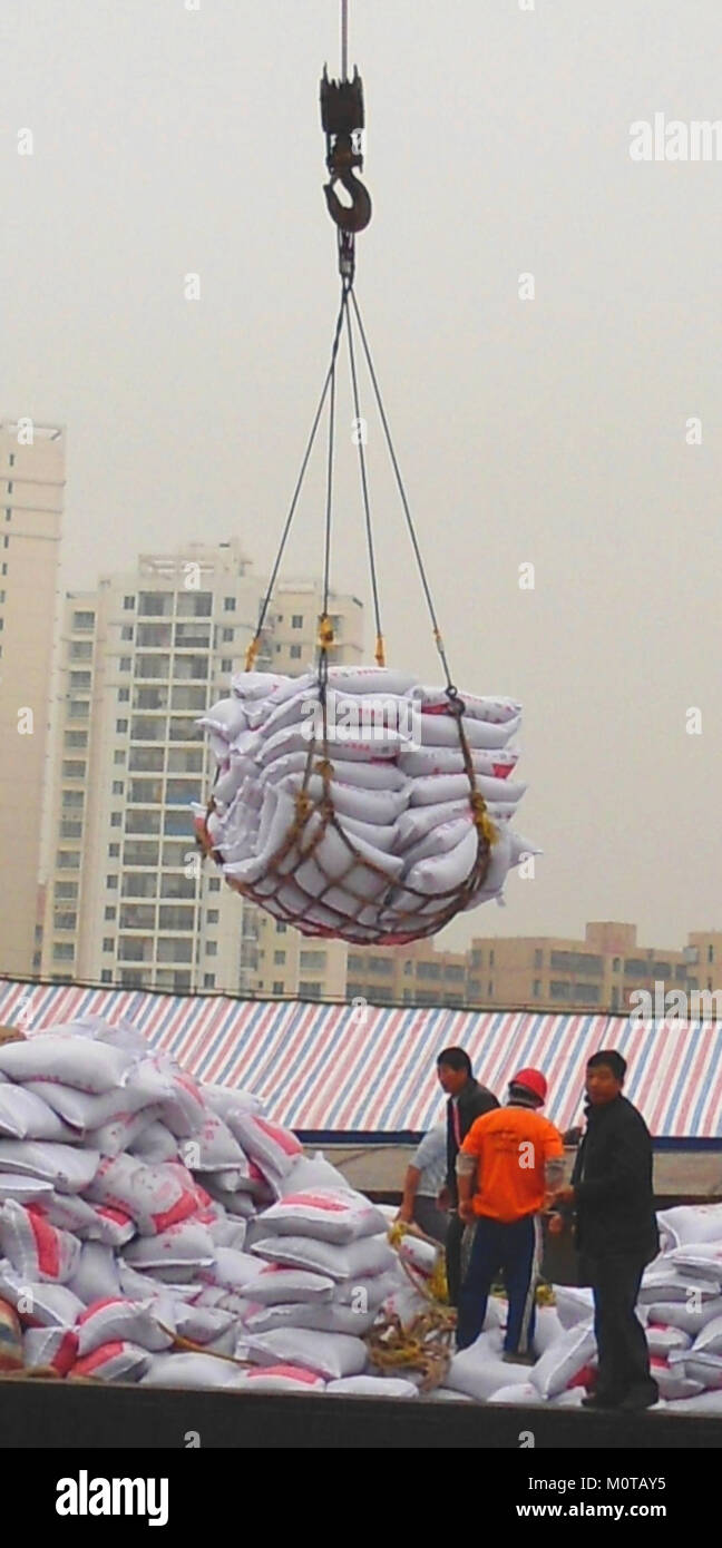 Cargo securing tools hi-res stock photography and images - Alamy